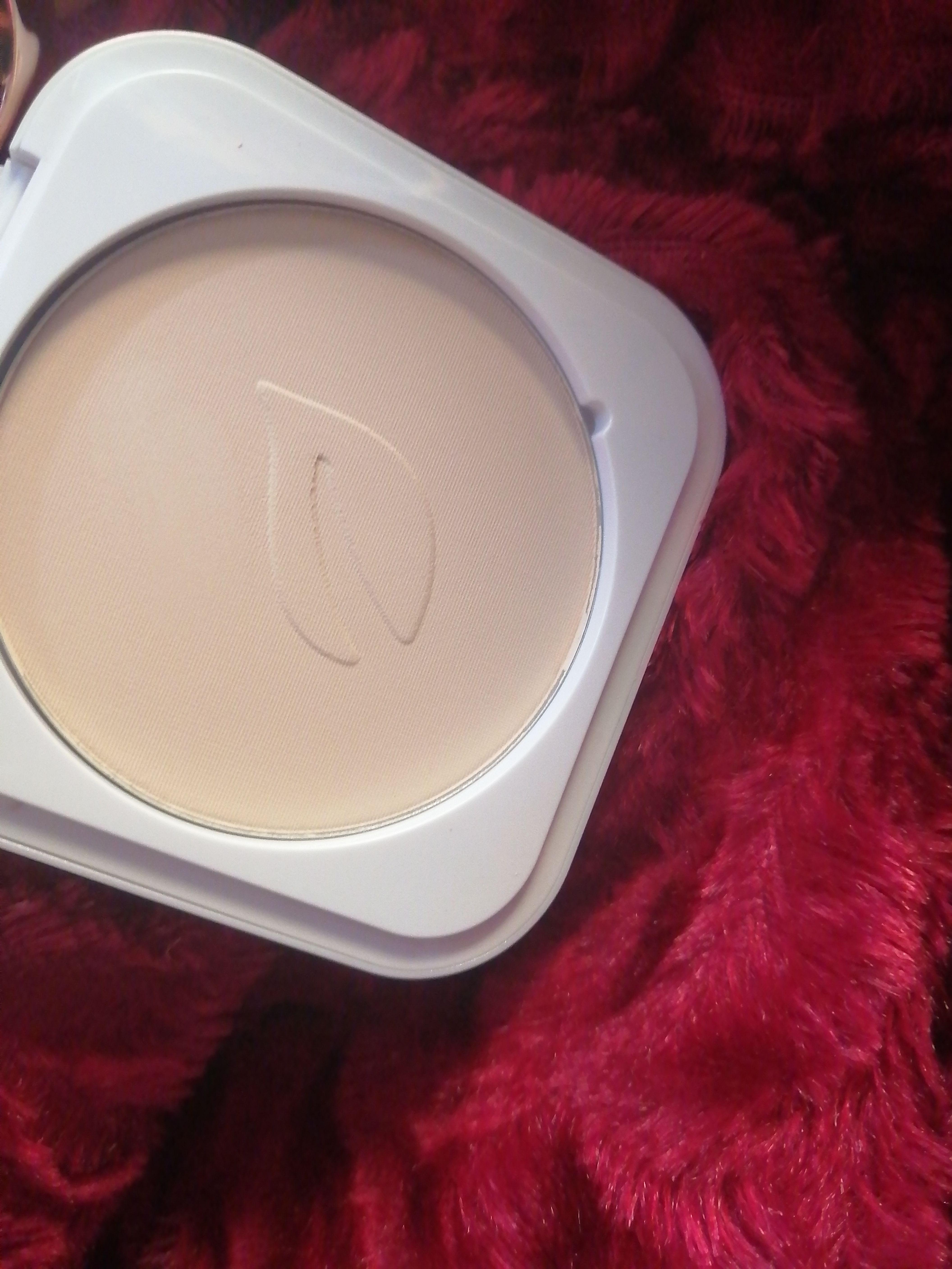 Topface Sensitive Mineral Hydrating Powder | Niceone