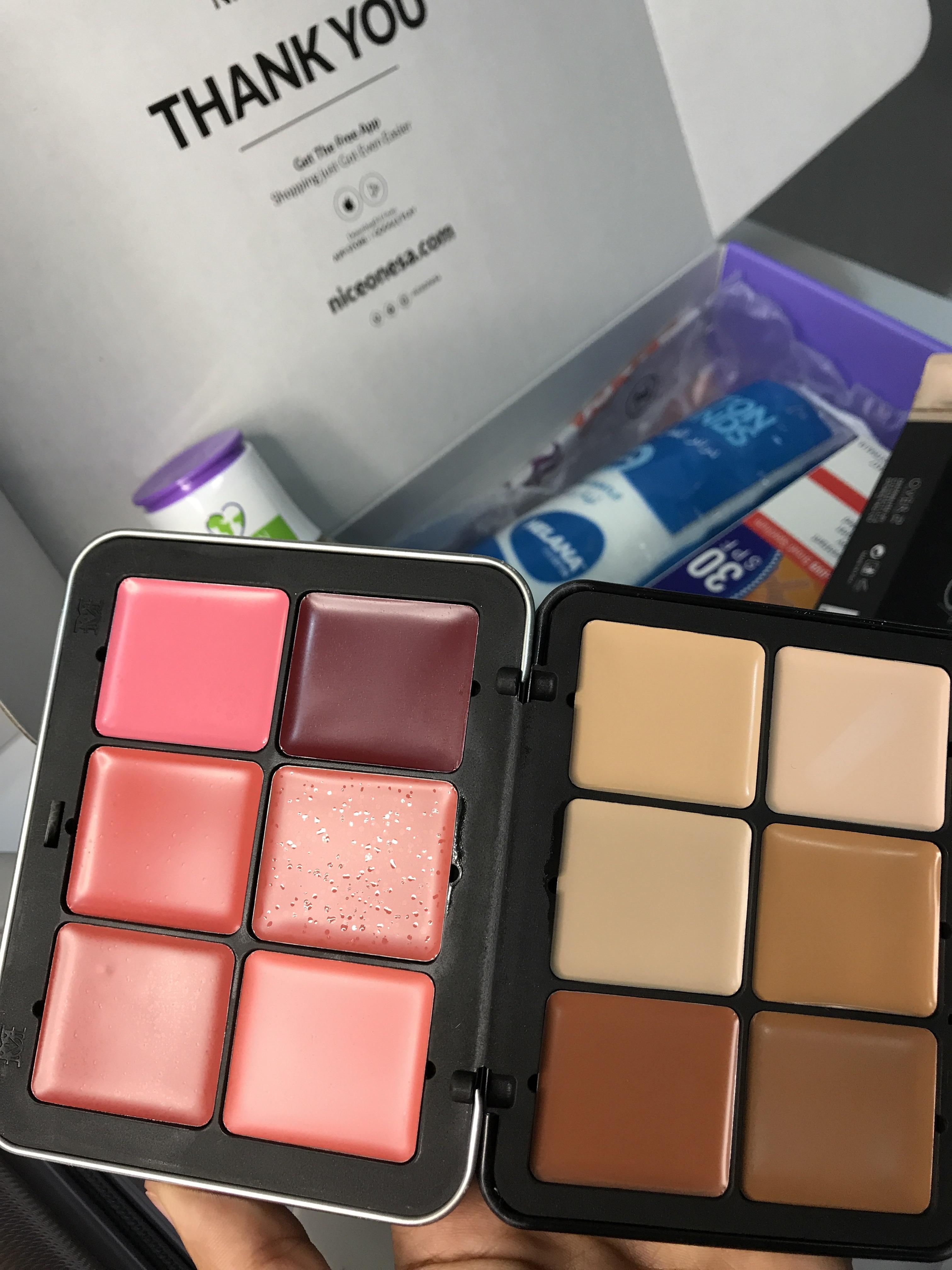 Make Over 22 Face Essential Palette - CB001 | Niceone