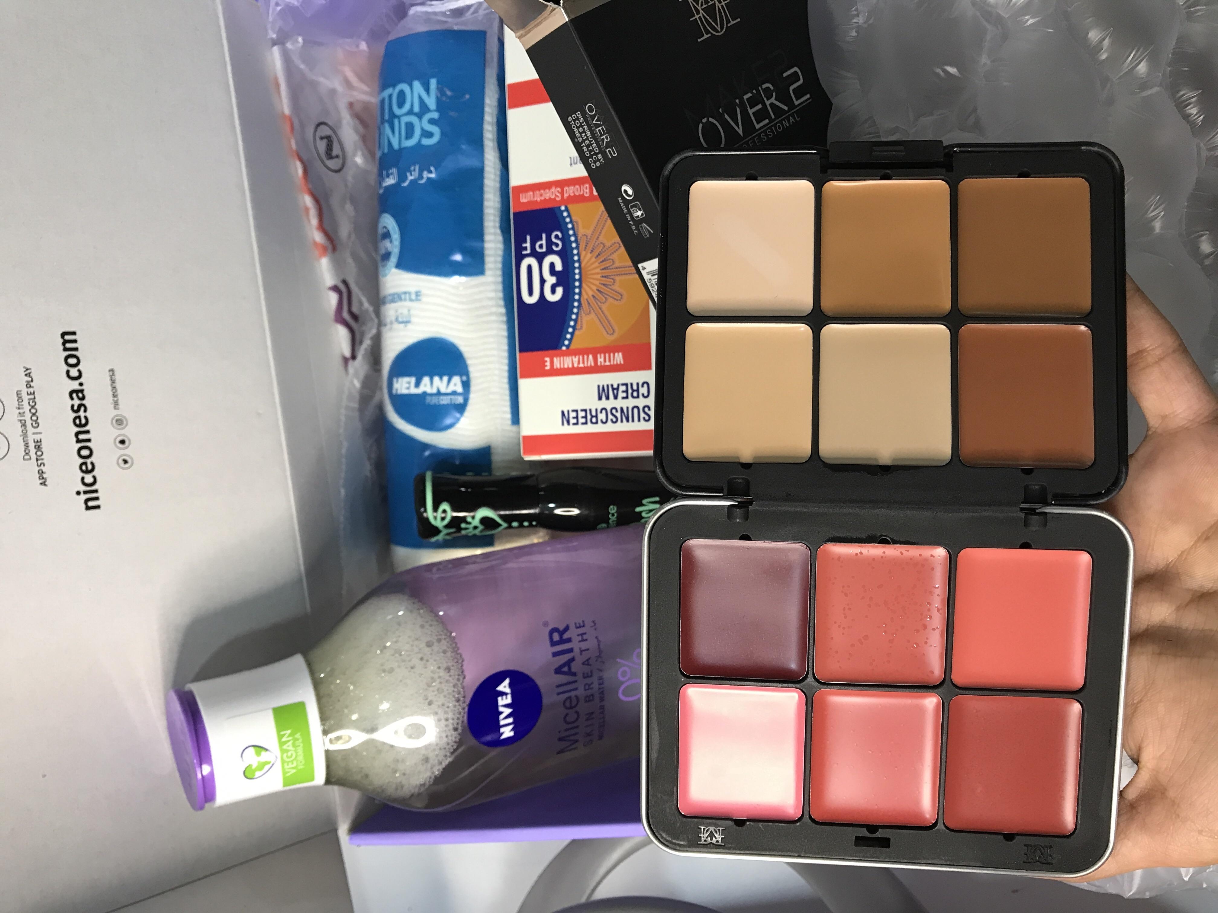 Make Over 22 Face Essential Palette - CB001 | Niceone